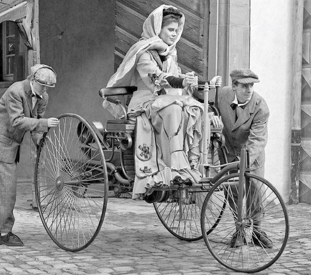 Bertha Benz, la primera persona que condujo un automóvil con motor de ...